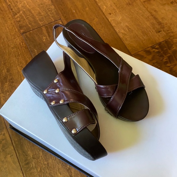 itti shoes | Shoes | Bogo Free Brown Fake Leather Wedge Heels | Poshmark
